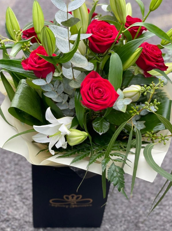 Stunning Beauty - Infinity Flowers