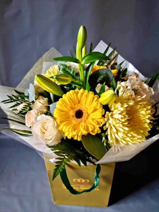 Sunburst Kiss - Infinity Flowers